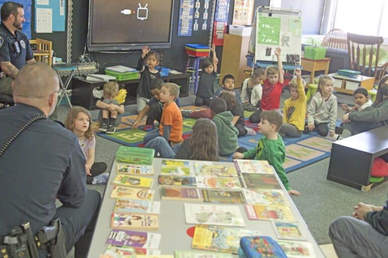 Photo Gallery: Kiwanis Cops 'n Kids Reading Program at Lincoln ...